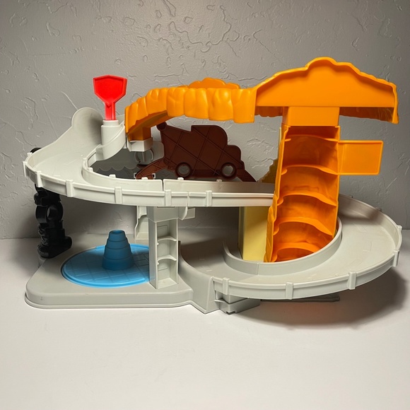 Disney | Toys | Disney Pixar Cars Fisherprice Wheelies Cars Radiator ...